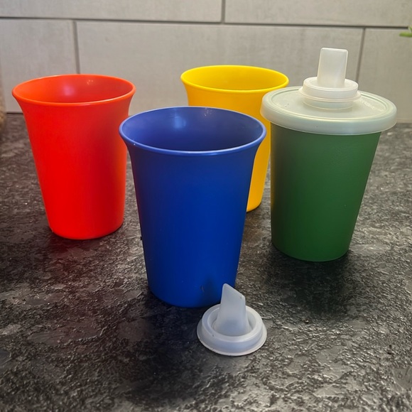 Tupperware | Kitchen | Set Of 4 Childrens Sippy Cups By Tupperware ...